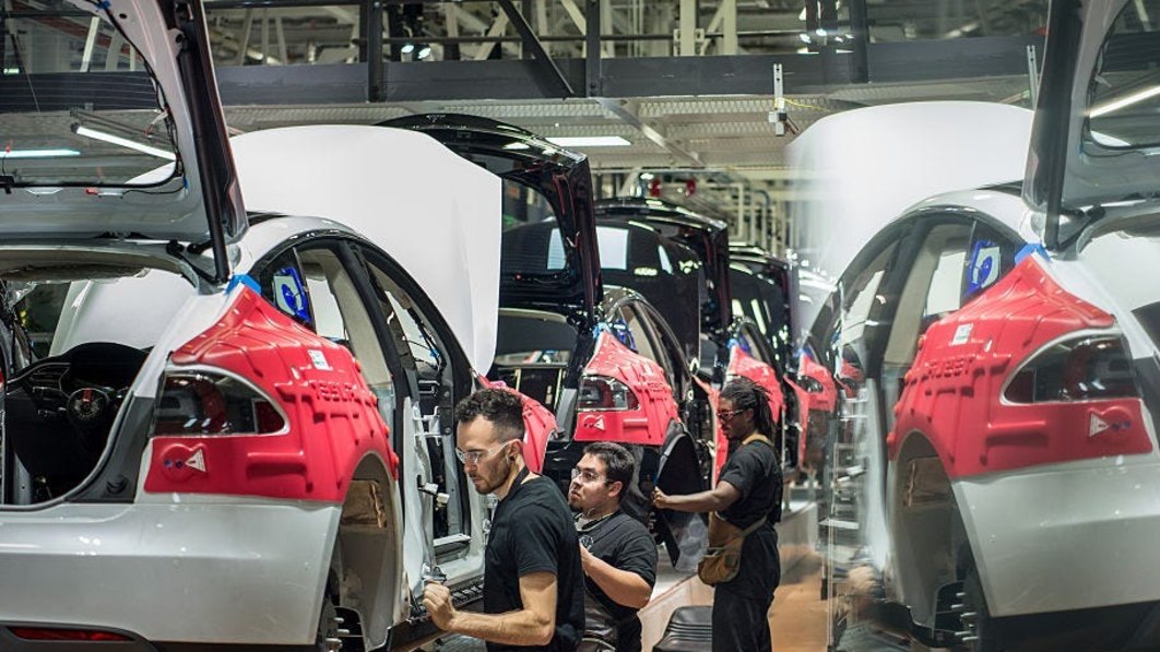 Leaked Tesla pay data: How much Elon Musk's factory workers now make ...