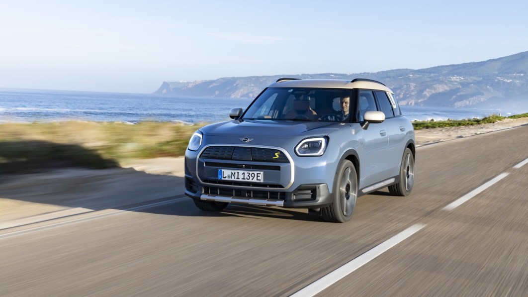 2025 Mini Countryman SE All4 First Drive Review: Electrified and better ...